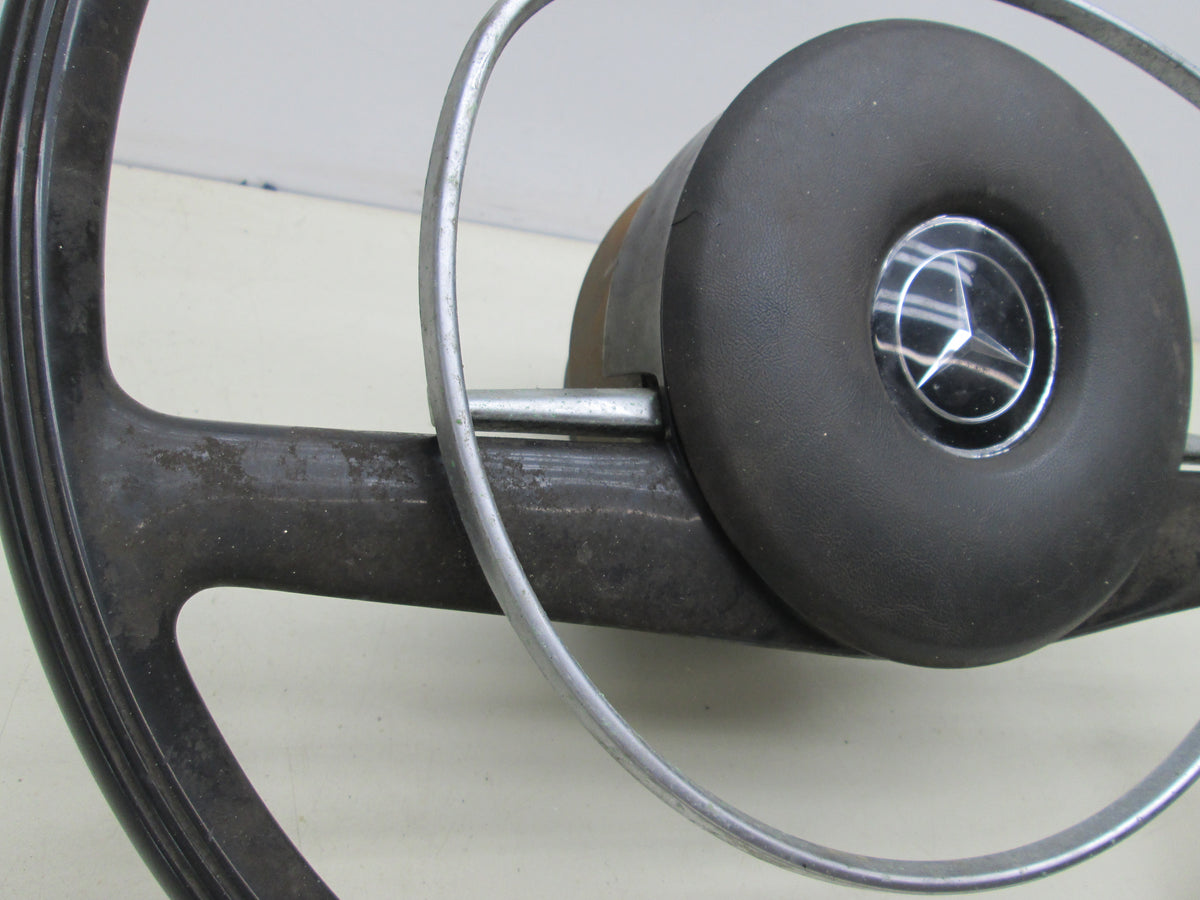Mercedes W108 W111 W110 W113 W114 steering wheel 9