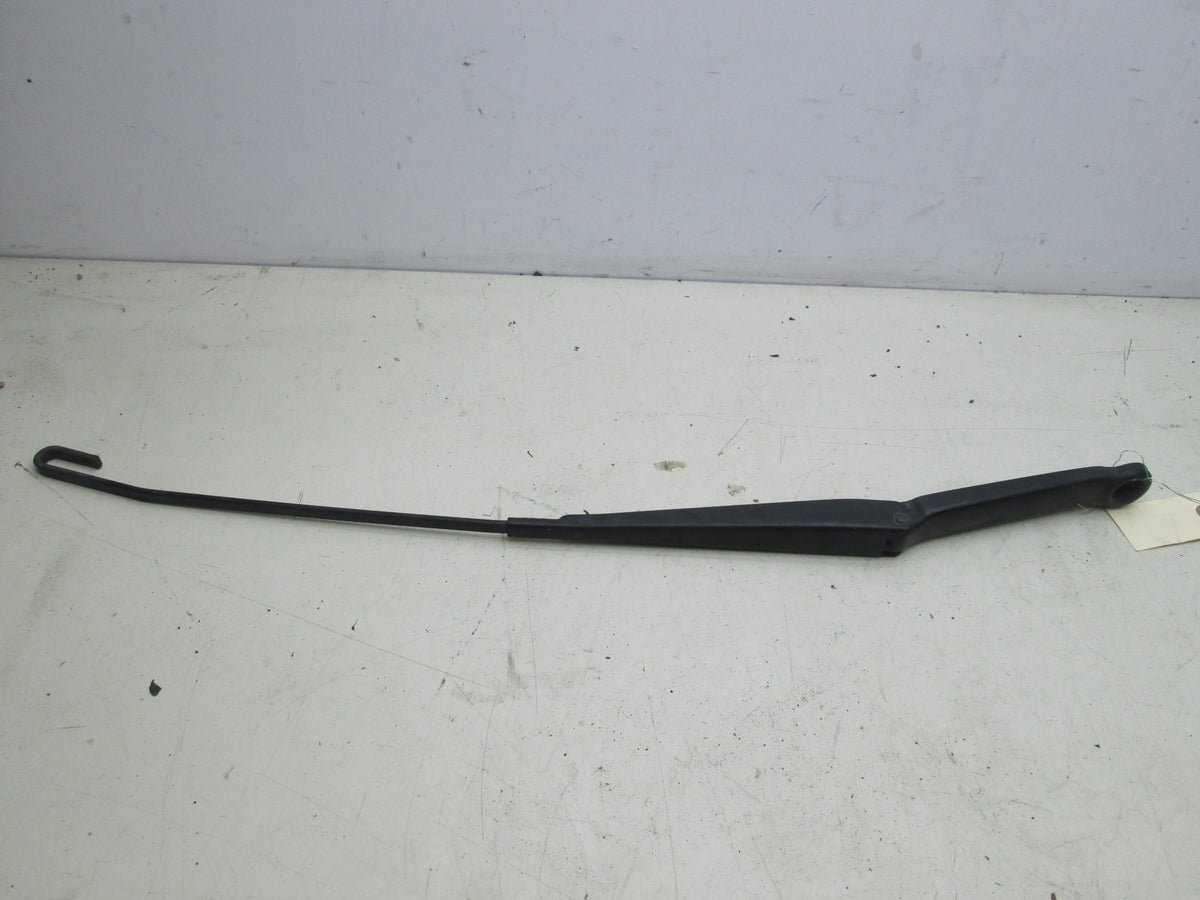 BMW e83 X3 Windshield Wiper Arm right side (USED) – Allums Imports