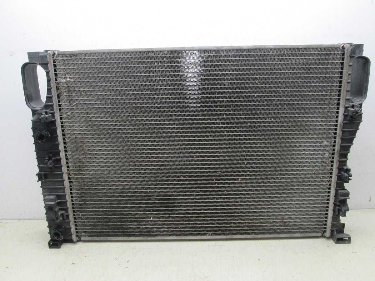 Mercedes W211 Radiator 2115003202 (USED) – Allums Imports