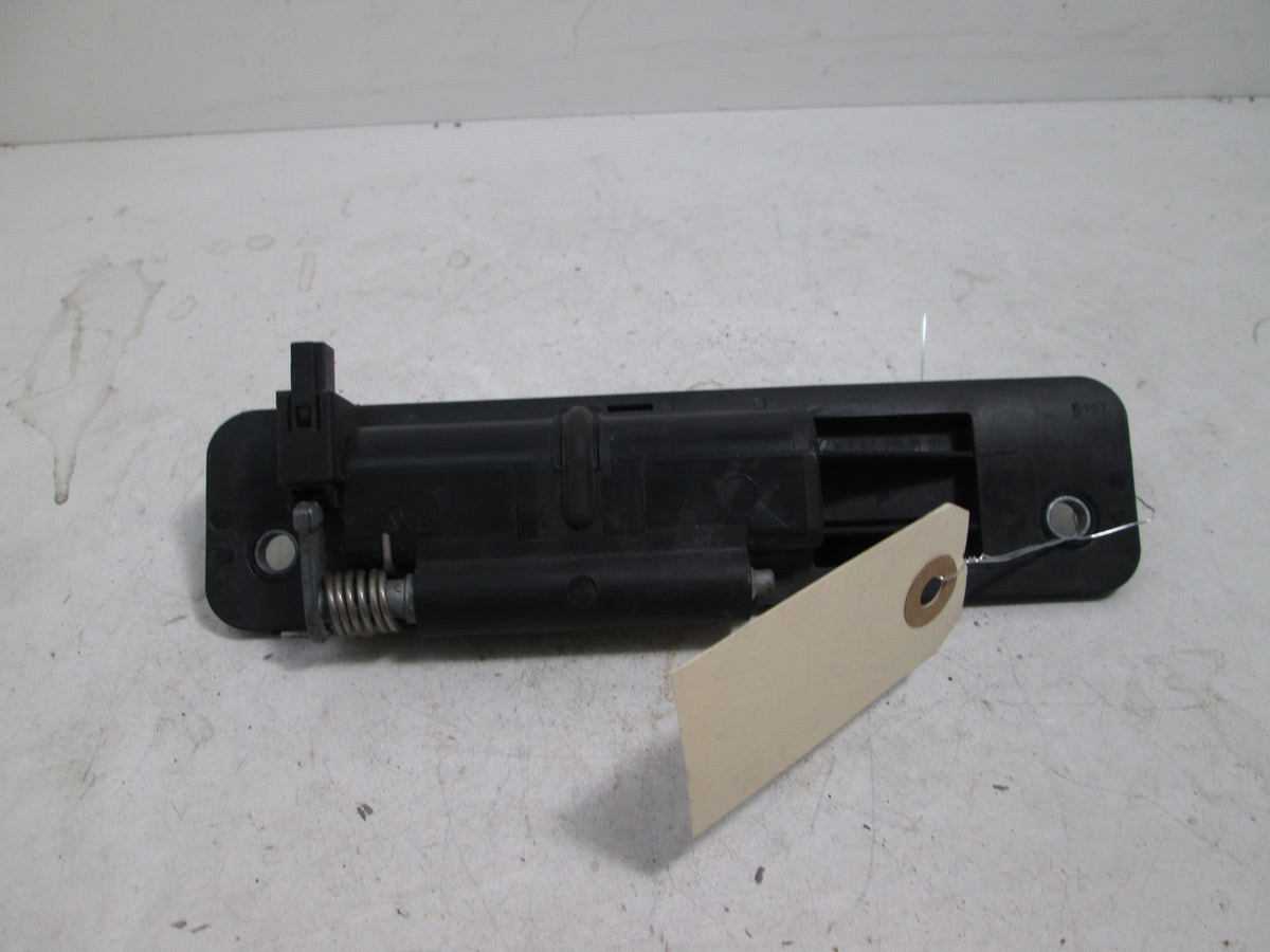 Mercedes W164 Rear Gate Handle Latch 1647400493 (USED) – Allums Imports