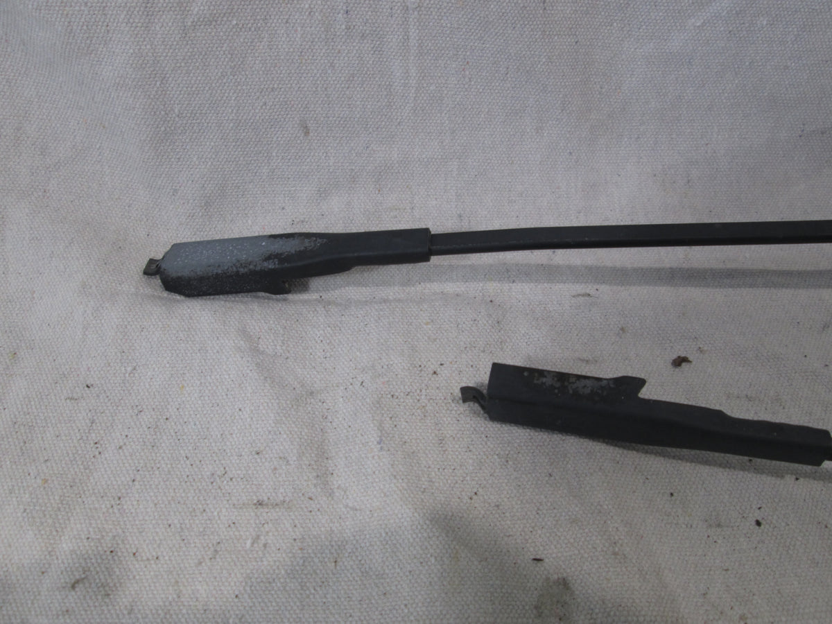 Mercedes W164 ML350 ML500 Windshield Wiper Arms (USED) – Allums Imports