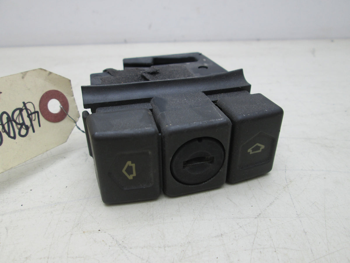 Mercedes W140 Glove Box lock latch 1406800184 (USED) – Allums Imports