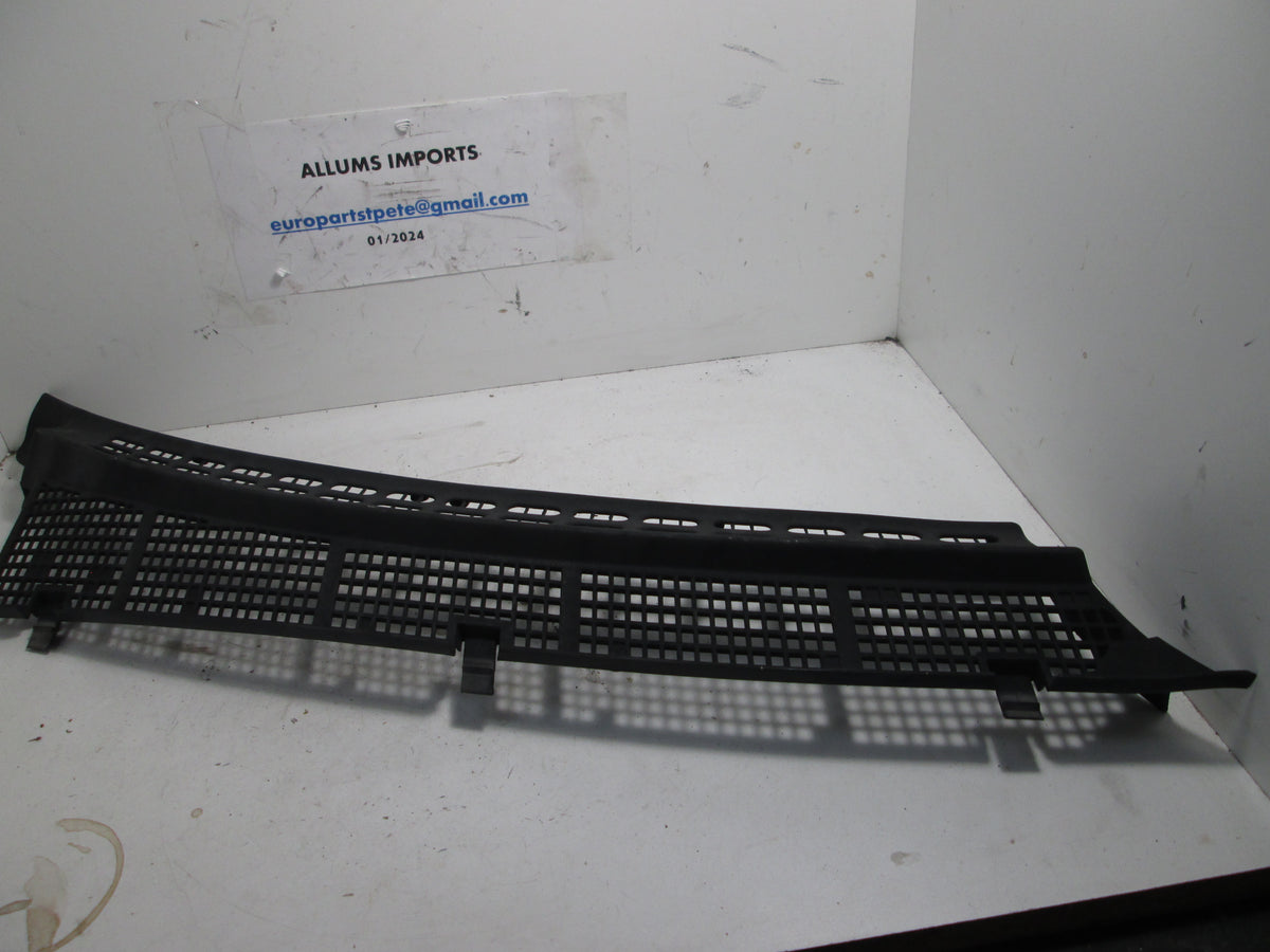 Mercedes W208 Right Windshield Wiper Cowl Grille 2088310258 (USED ...