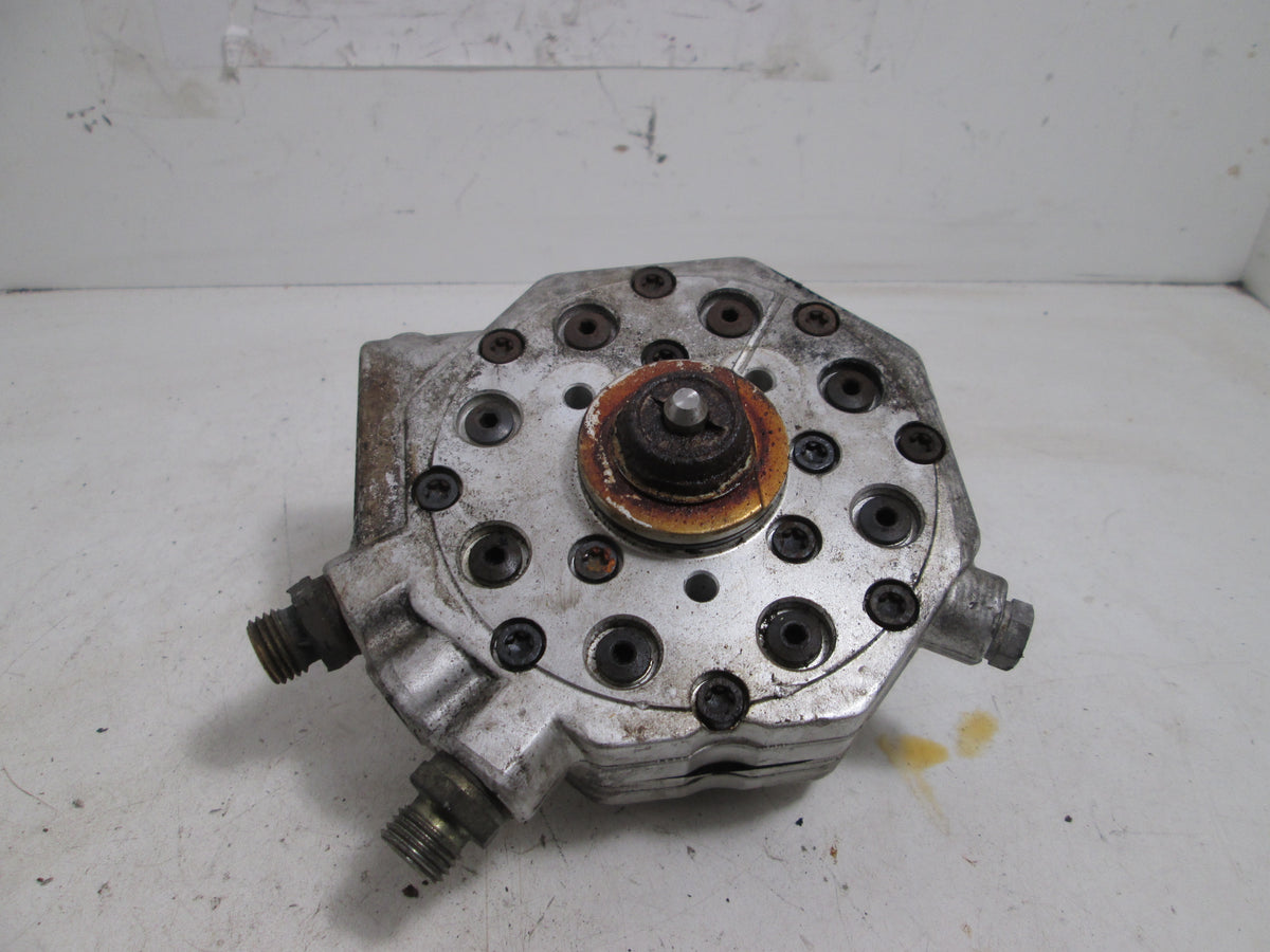 Mercedes R107 W126 560SL 560SEC Fuel Distributor Bosch 0438101016 STUC ...