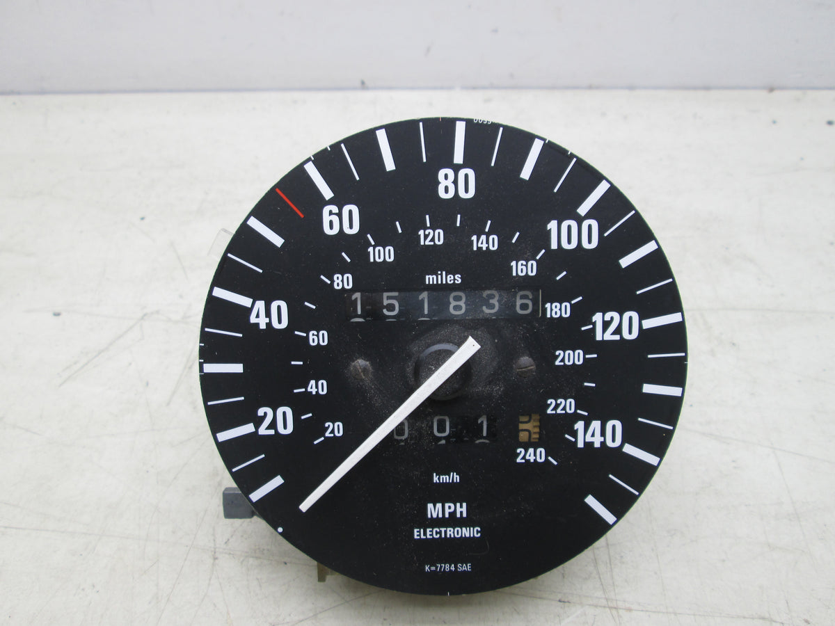 BMW E30 325e 325i speedometer VDO 1377647 (FOR PARTS) – Allums Imports