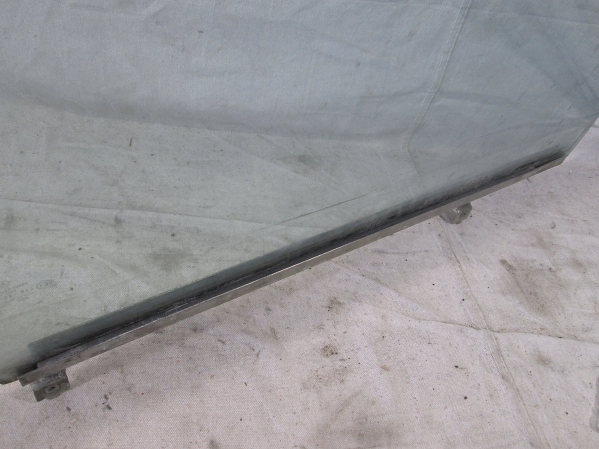 Mercedes W123 240d 300d left front door window glass 1237022718 #3 ...