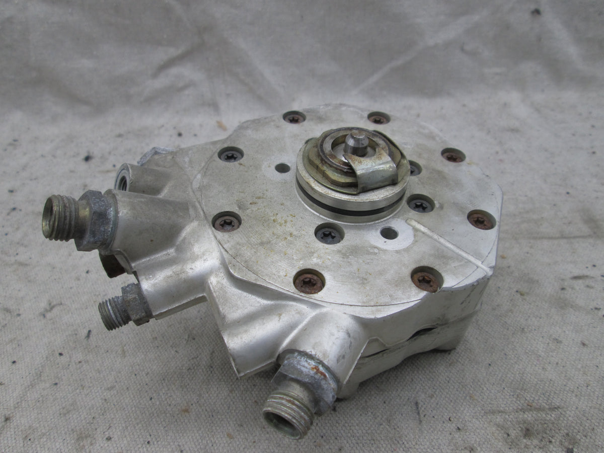 Mercedes R107 W126 380SL 380SE 380SEC Fuel Distributor Bosch 043810008 ...
