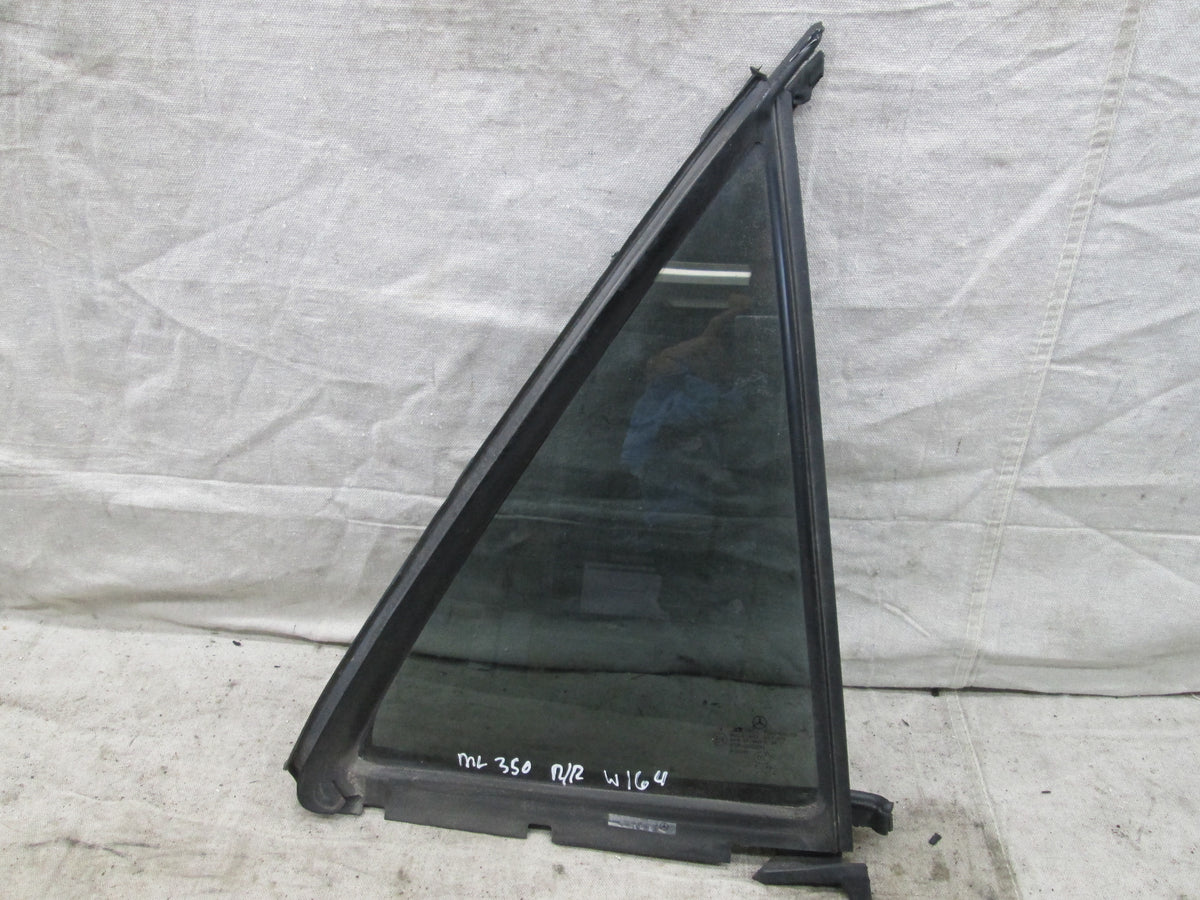 Mercedes W164 ML350 ML500 right rear quarter glass window – Allums Imports