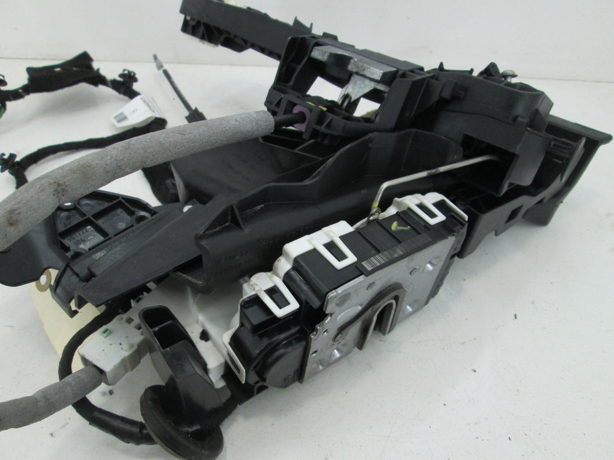 Mercedes W204 left front door latch lock actuator 2047201535 (USED ...