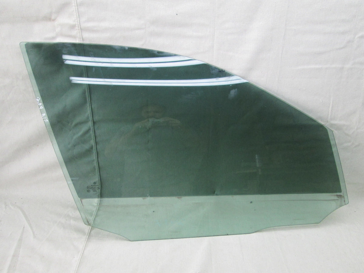 Mercedes W204 C250 C300 C350 right front door glass window – Allums Imports