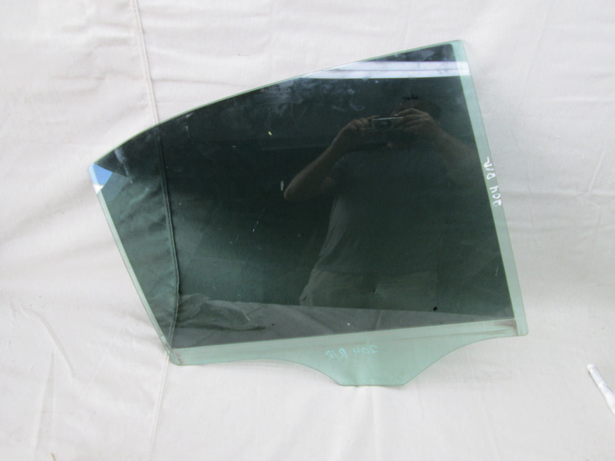 Mercedes W204 C250 C300 C350 right rear door glass window – Allums Imports