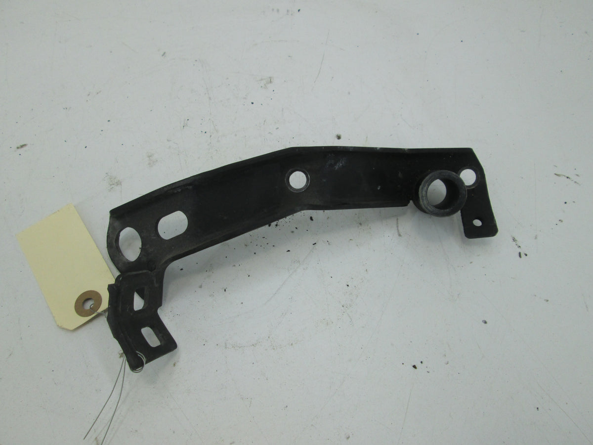 Mercedes W140 M104 water flange outlet head bracket (USED) – Allums Imports