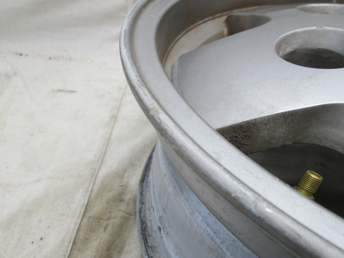 Range Rover Classic 5 spoke wheel RTC9526 #1611 – Allums Imports