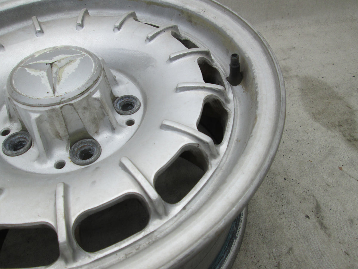 Mercedes W126 280 300 420 560 SE SEL wheel 1264002102 #1636 – Allums ...