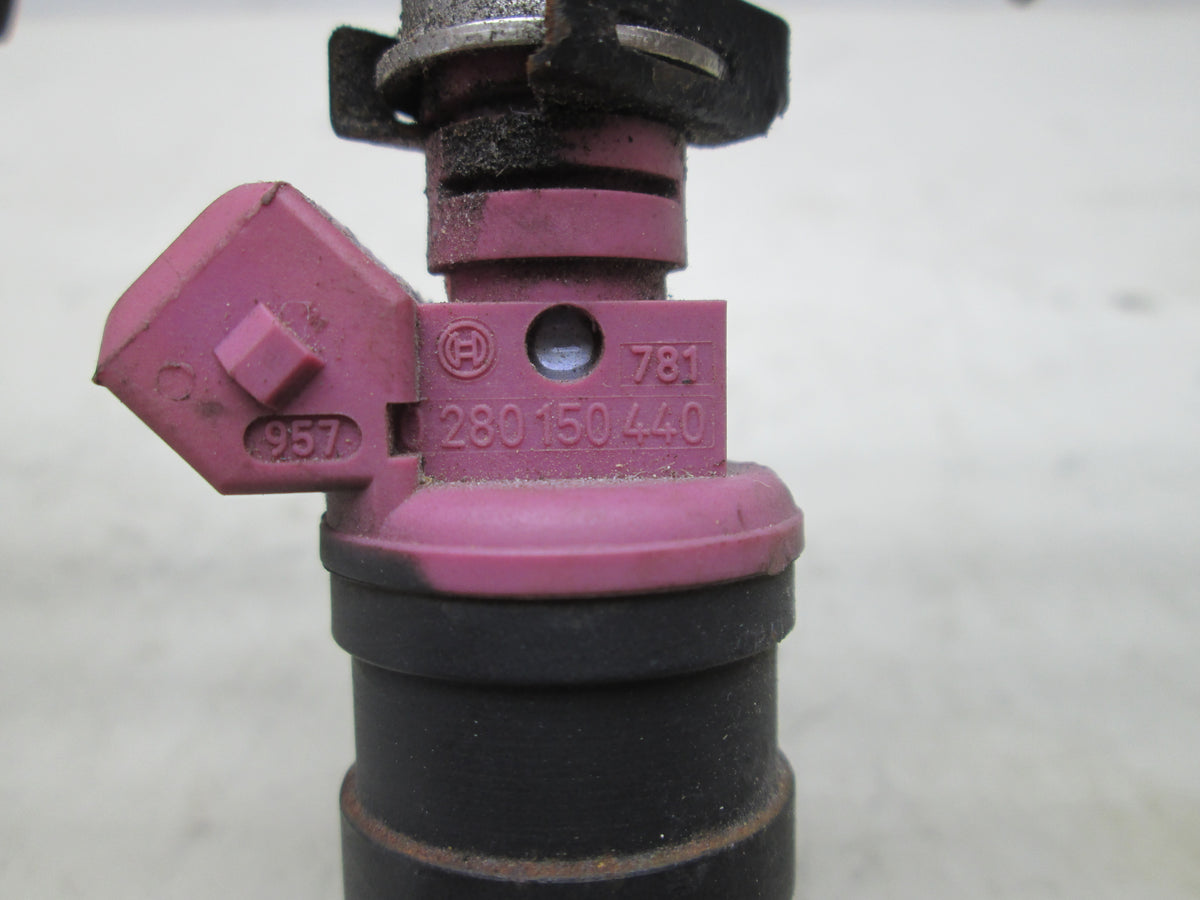 BMW E39 E36 M52 fuel rail with injectors 0280150440 (USED) – Allums Imports