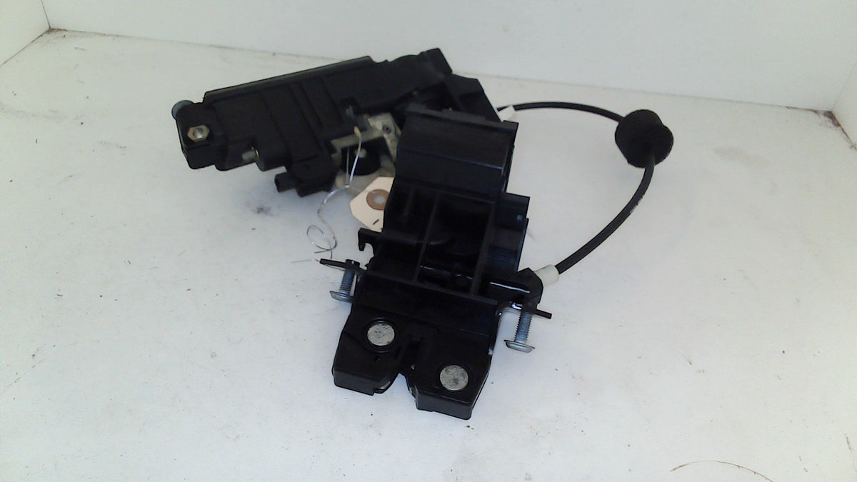 Mercedes W203 Rear Trunk Latch 2037500693 1717500085 (USED) – Allums ...