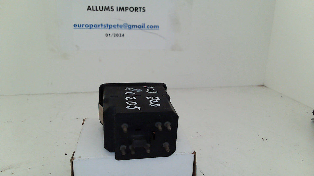Mercedes W123 W107 R107 73-81 Hazard Flasher Switch 1238200205 (USED ...