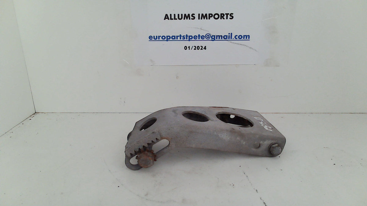 Mercedes R107 W126 560SL 380SL Alternator Mount Bracket w/Bolt 1171550 ...