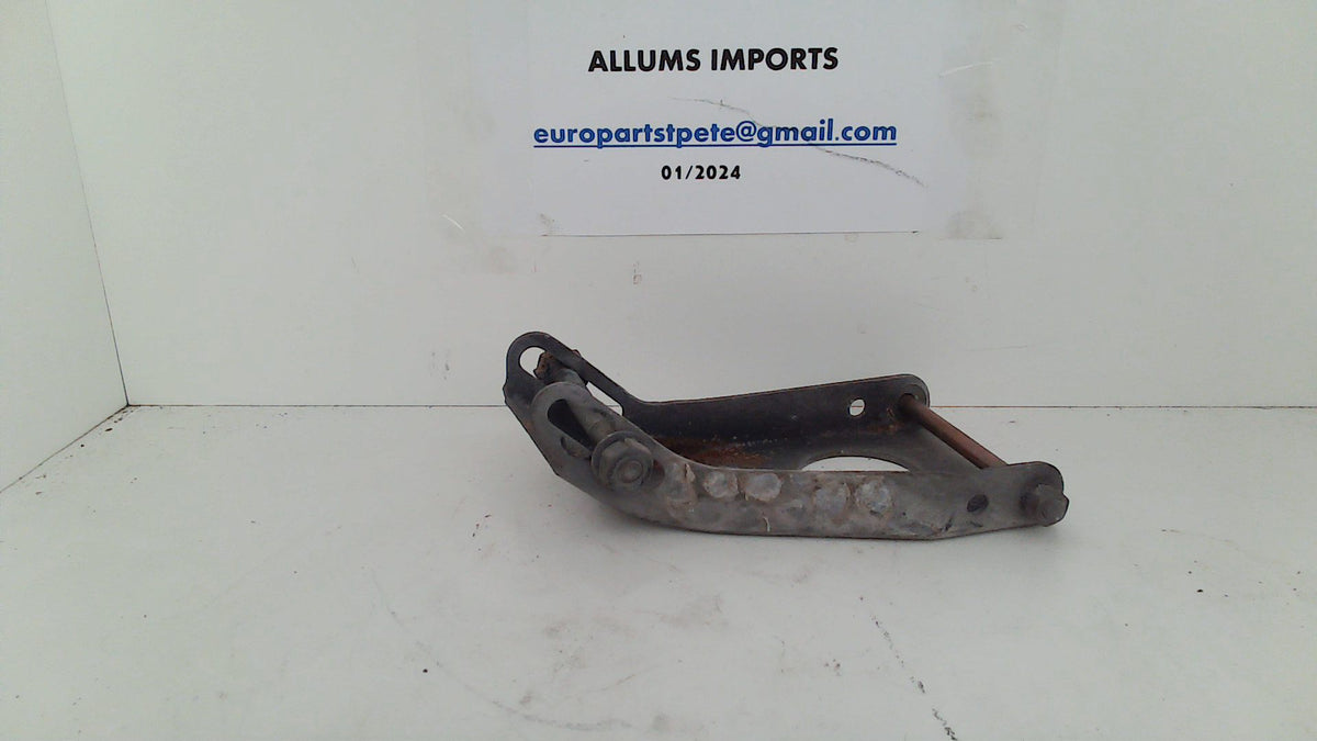 Mercedes R107 W126 560SL 380SL Alternator Mount Bracket w/Bolt 1171550 ...