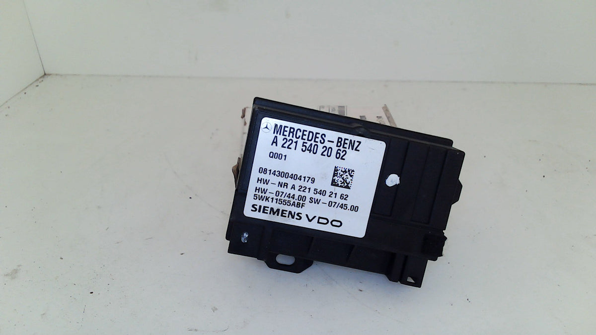 Mercedes Fuel Pump Control module 2215402062 (USED) – Allums Imports
