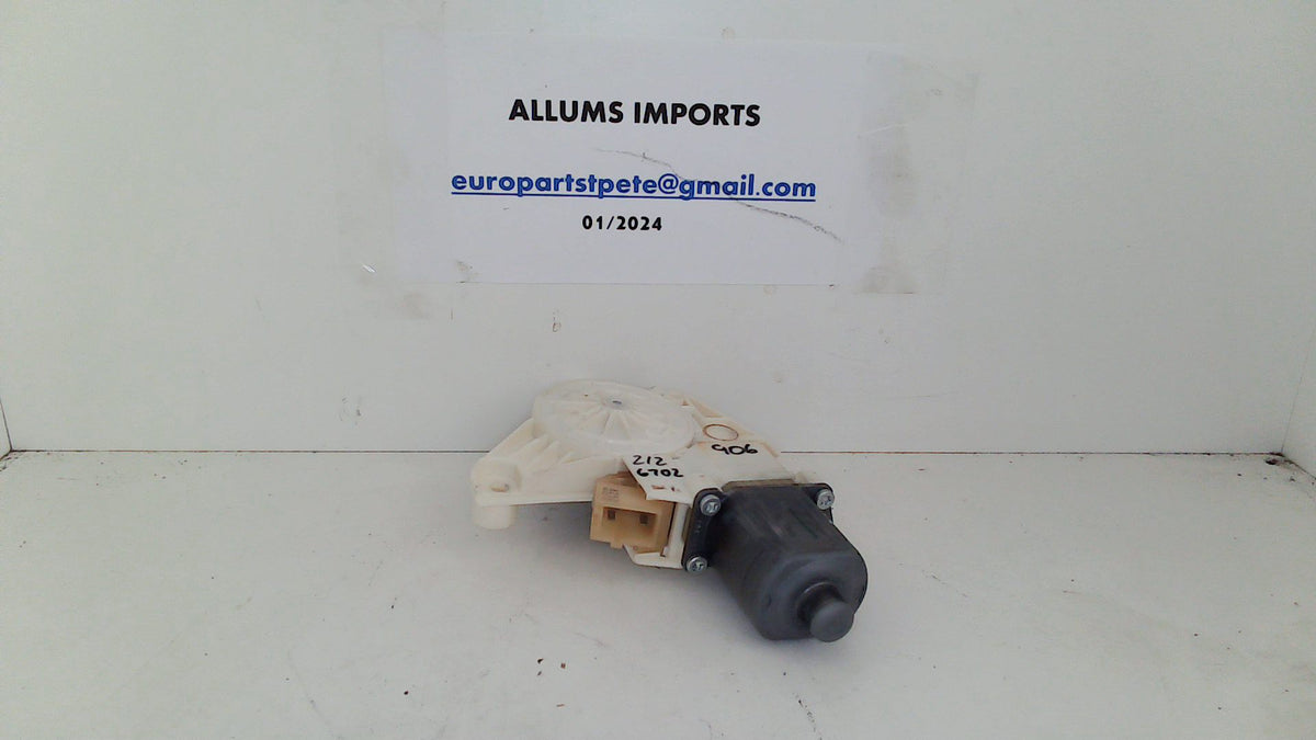 Mercedes W204 W212 Right Front Window Motor 2129066702 (USED) – Allums ...