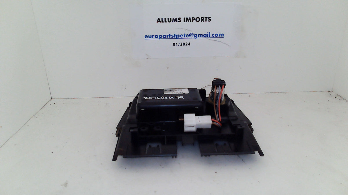 Mercedes W204 08-11 Ash Tray no/Lighter 2046800179 (USED) – Allums Imports