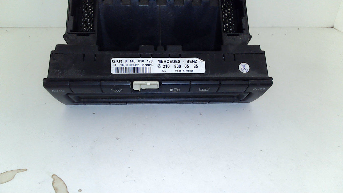 Mercedes W210 A/C Climate Controller Module 2108300585 (USED) – Allums ...