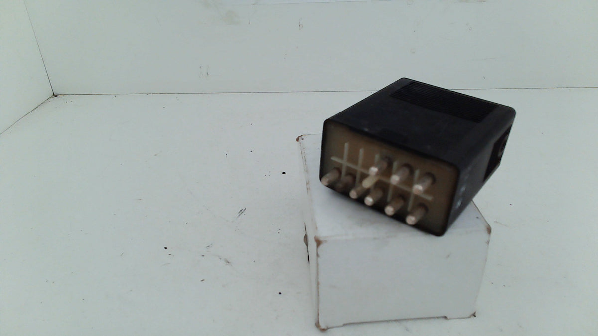 Mercedes Fuel Pump Relay 0015456705 (USED) – Allums Imports
