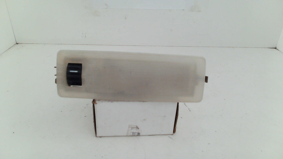 Mercedes W123 W126 Rear Dome Light (USED) – Allums Imports