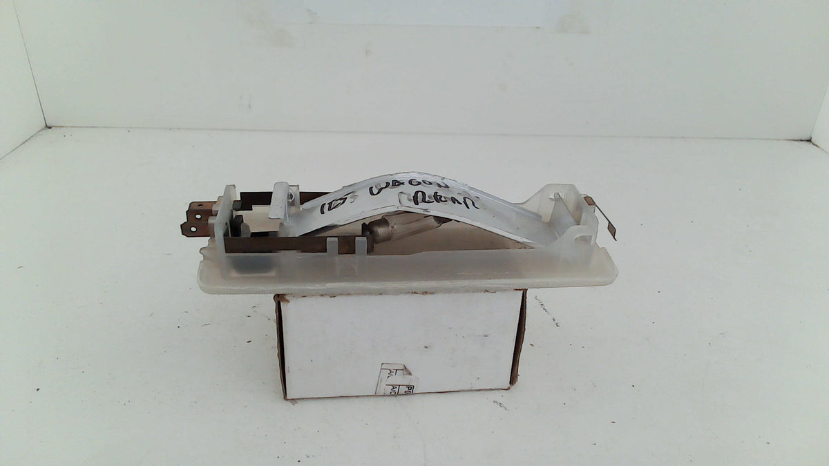 Mercedes W123 W126 Rear Dome Light (USED) – Allums Imports