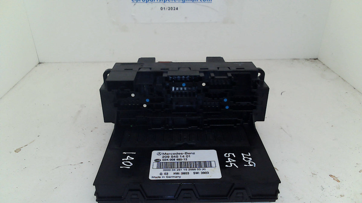 Mercedes W209 Forward SAM Signal Acquisition Control Module 2095451401 ...