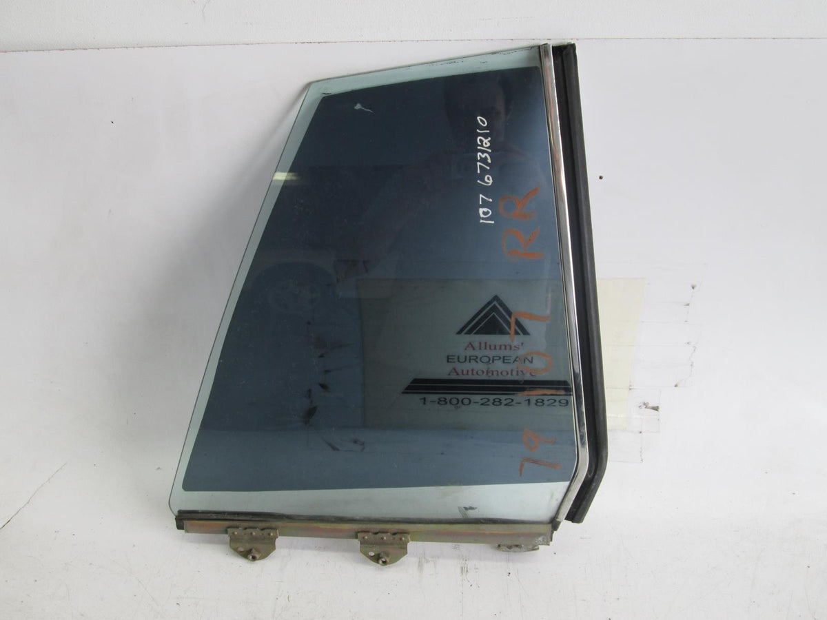 Mercedes R107 coupe 450SLC 380SLC right rear quarter glass window 1076 ...