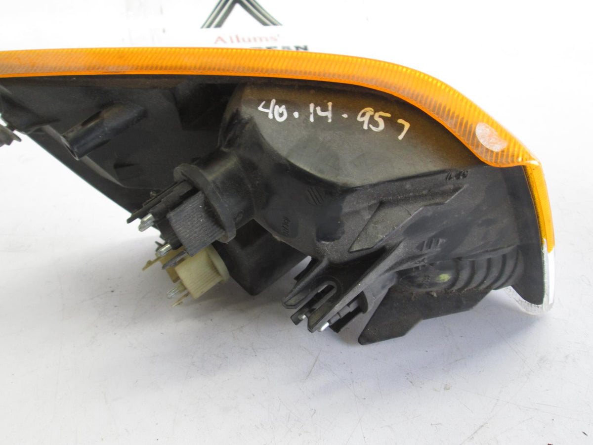 Saab 900 87-93 left side turn signal – Allums Imports