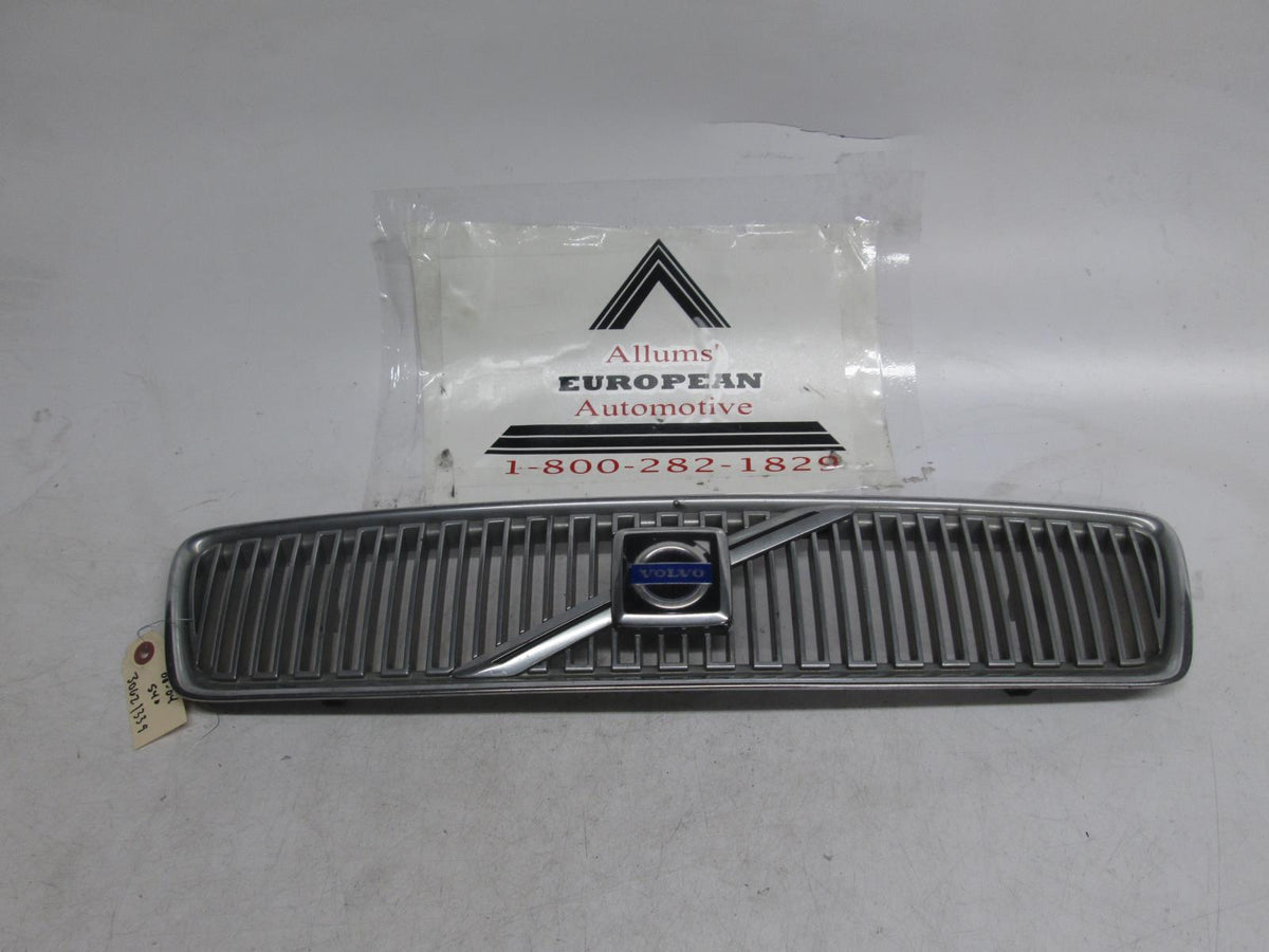 Volvo S40 front grille 00-04 30621339 – Allums Imports