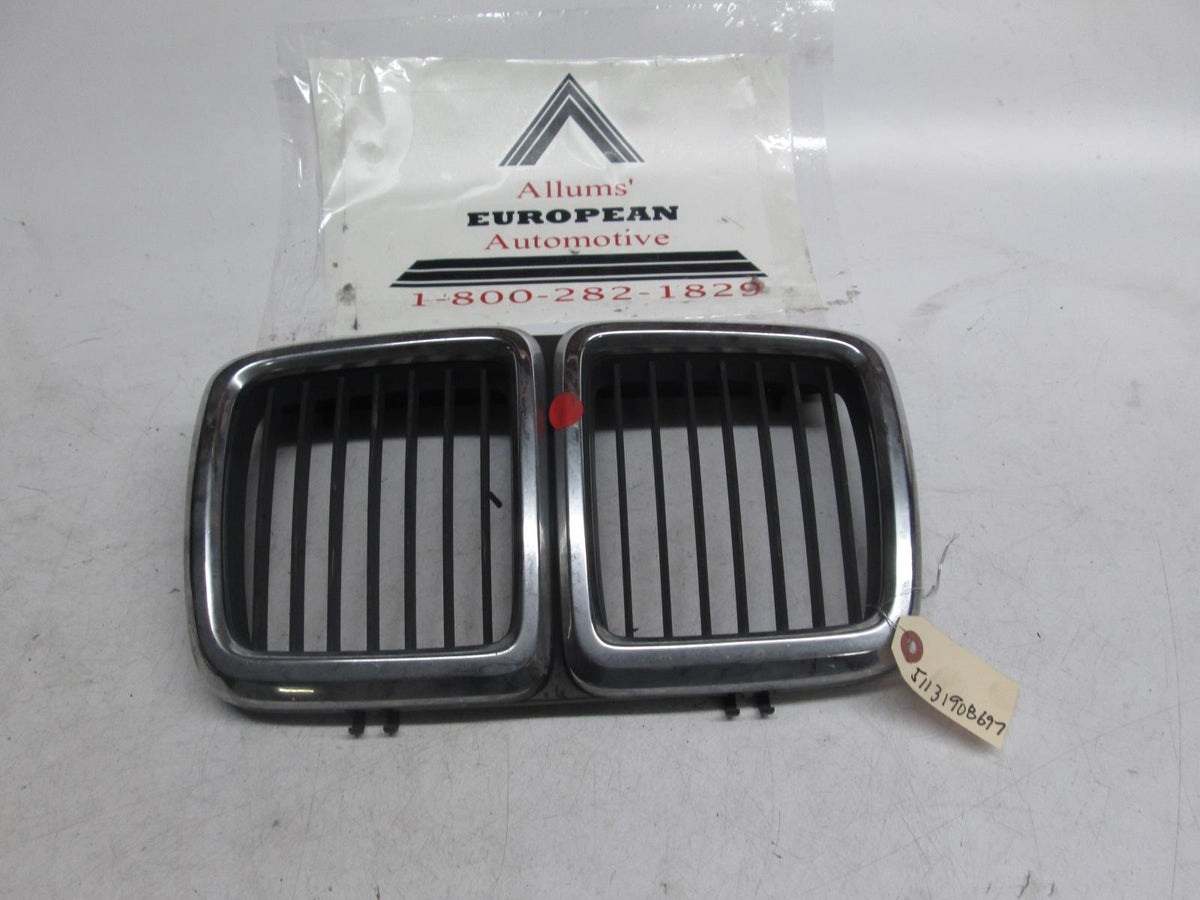 BMW E32 center kidney grille 88-92 51131908697 – Allums Imports