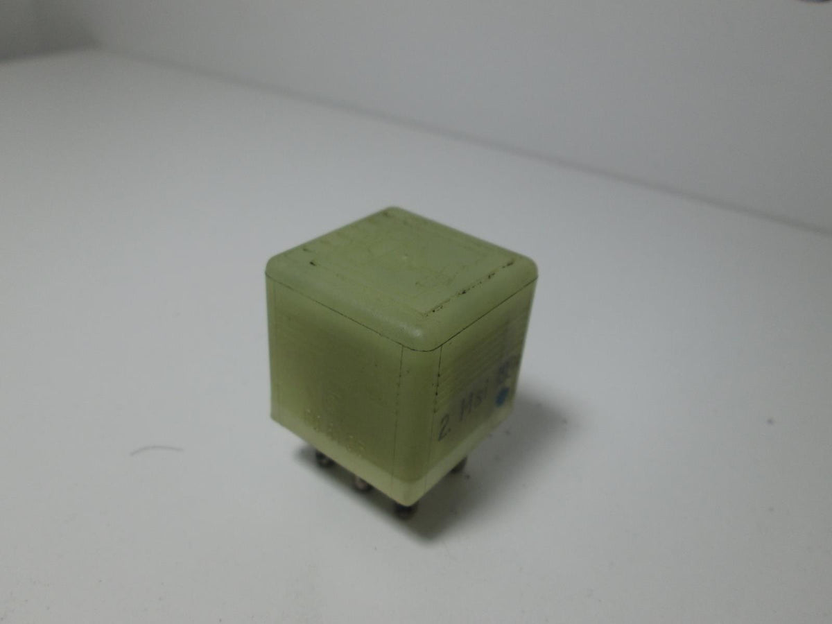 Mercedes relay 0015427819 OEM original Mercedes part – Allums Imports