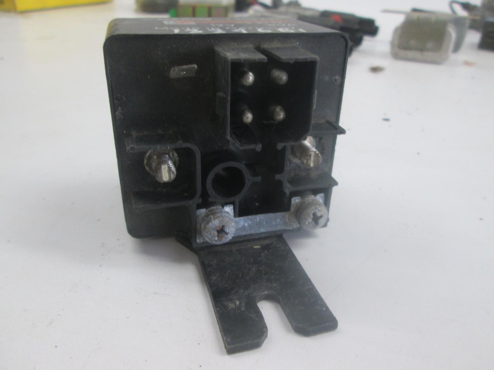 Volvo glow plug controller relay 1324681 1308184 1363438 – Allums Imports