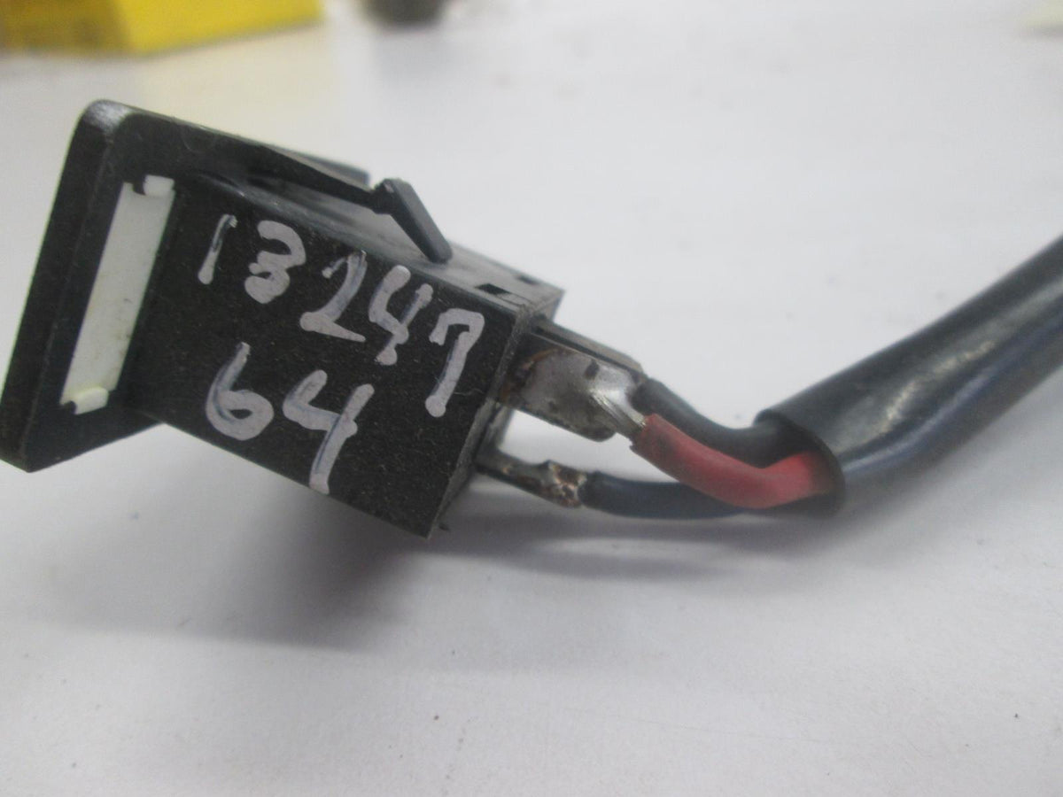Volvo sunroof switch 1324764 – Allums Imports