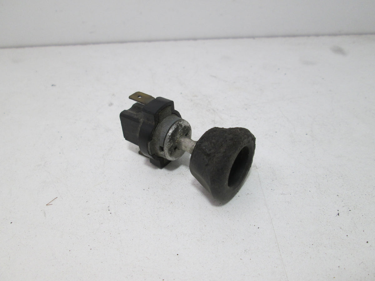 Volkswagen bus interior light switch 211955511B (USED) – Allums Imports