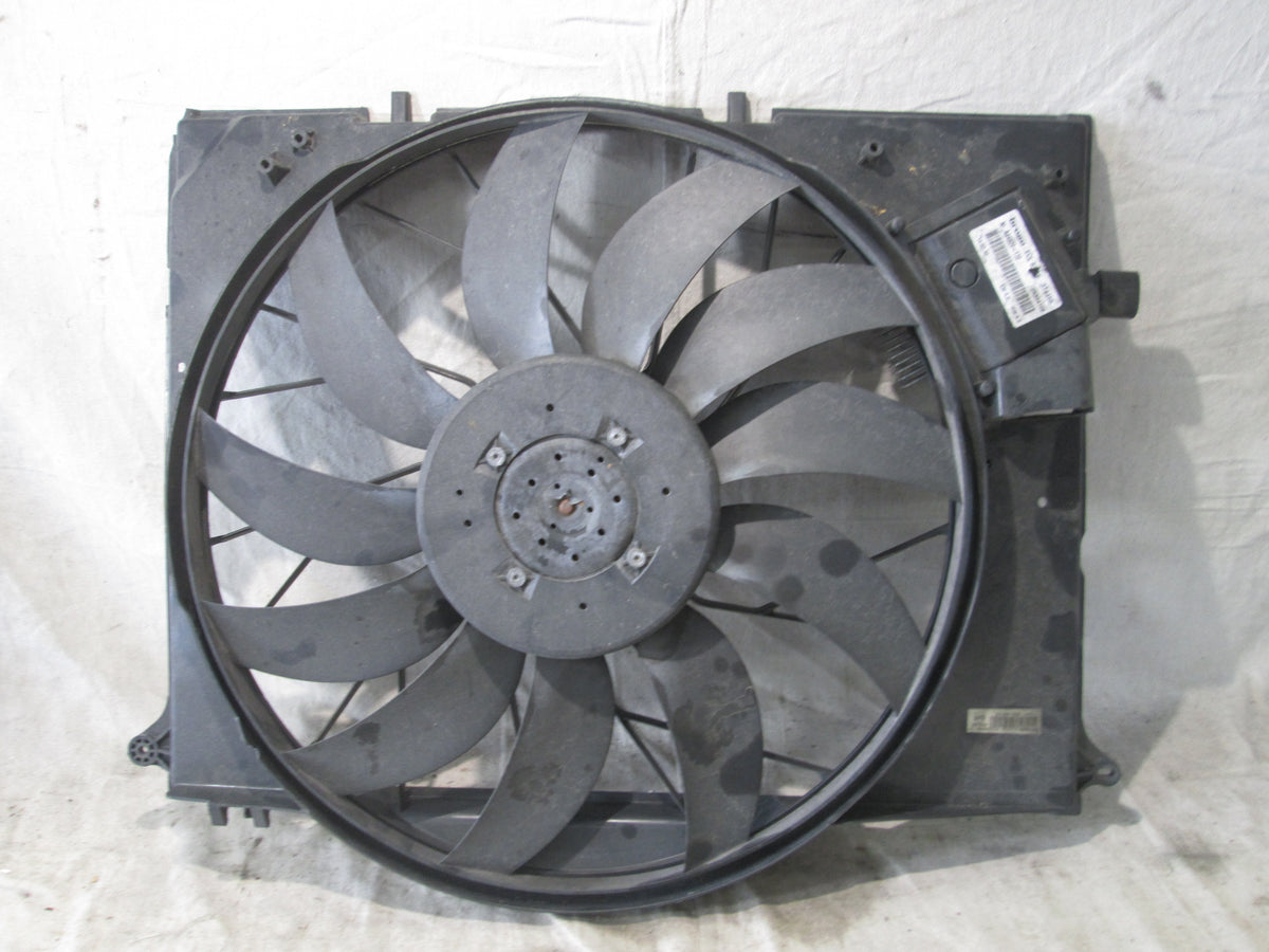 Mercedes W220 W215 S500 CL500 S600 fan assembly 2205000293 OEM BROKEN ...