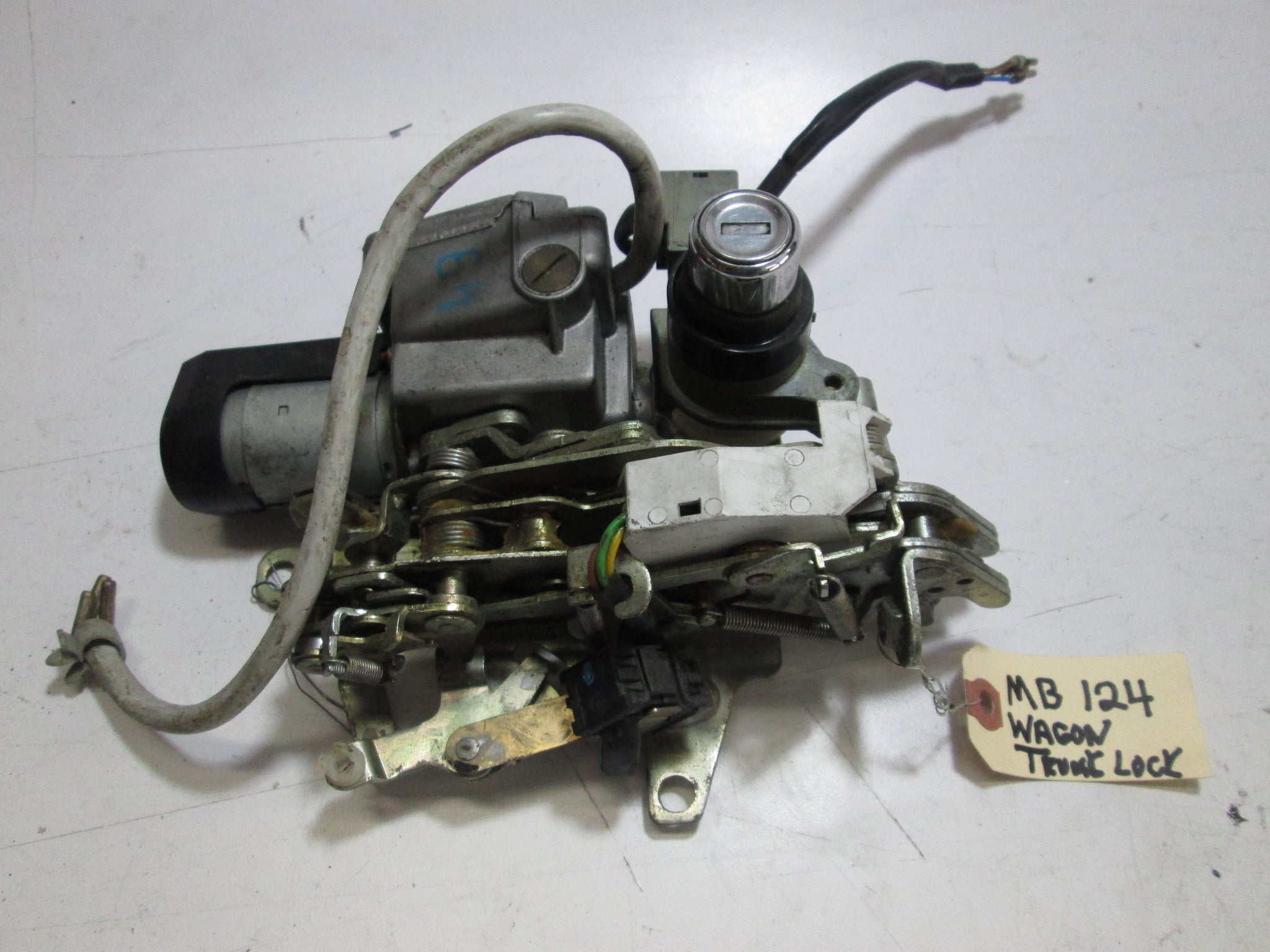 Mercedes W124 wagon trunk lock mechanism latch – Allums Imports