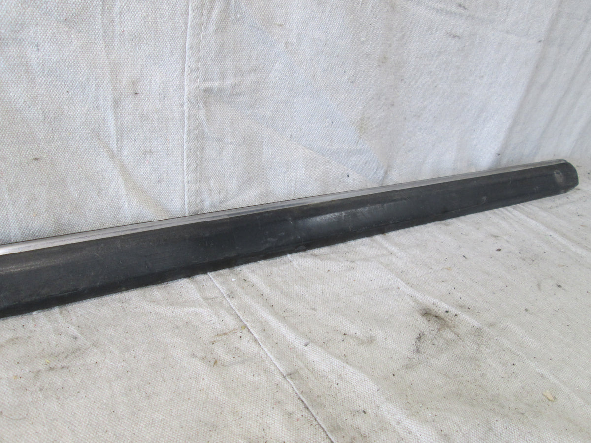 BMW e24 635 633 right side door molding – Allums Imports