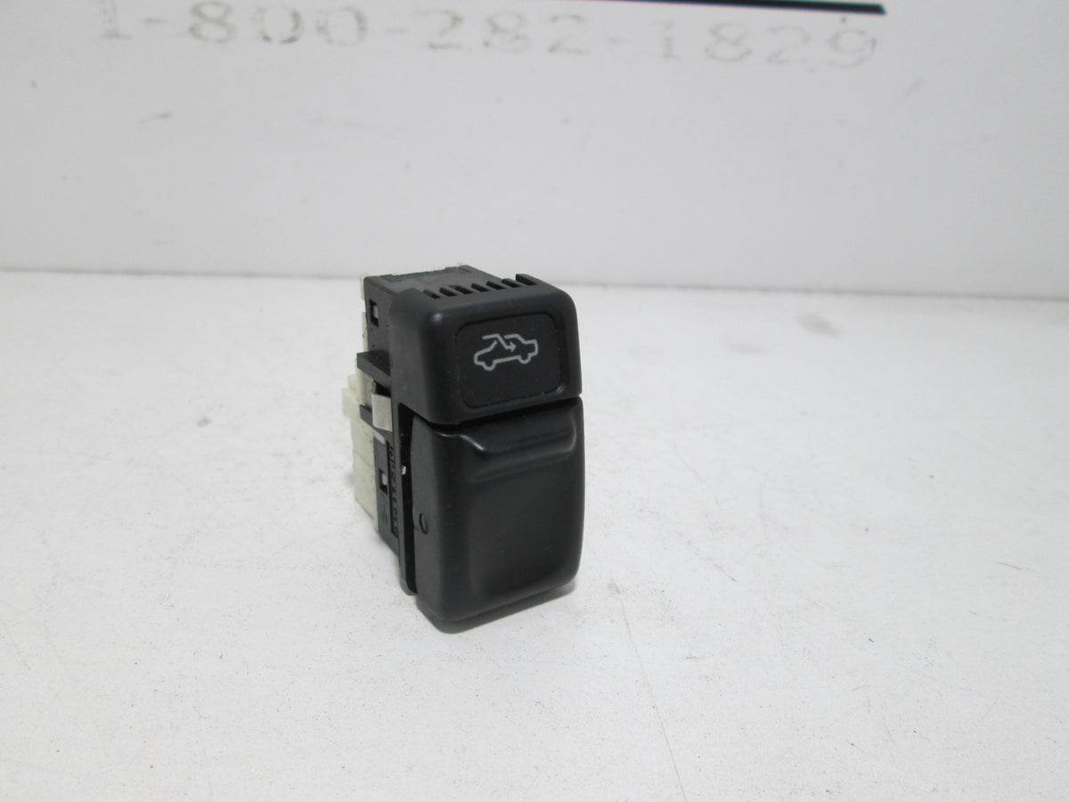 Volvo sunroof switch 9128537 – Allums Imports