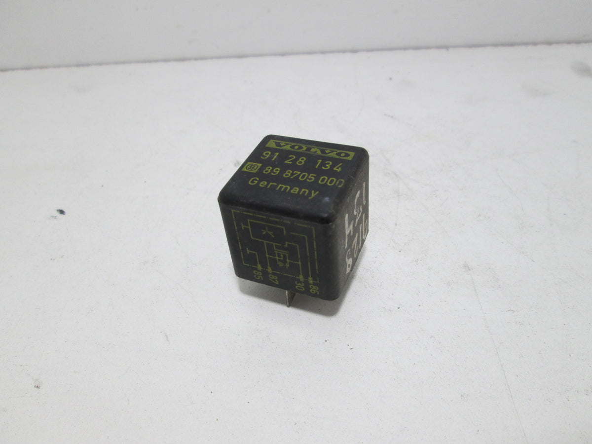 Volvo relay 9128134 – Allums Imports
