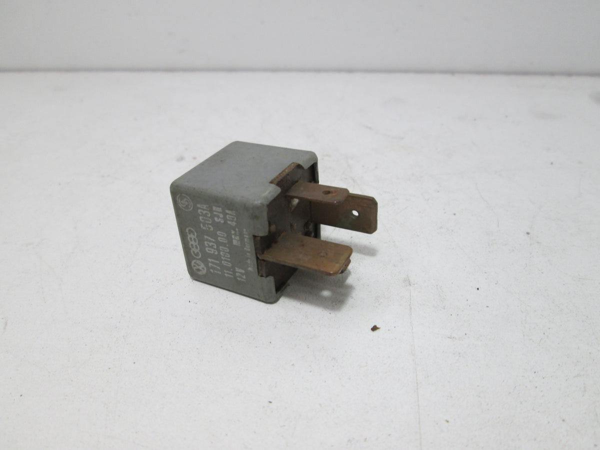 Volkswagen Audi relay 171937503A (USED) – Allums Imports