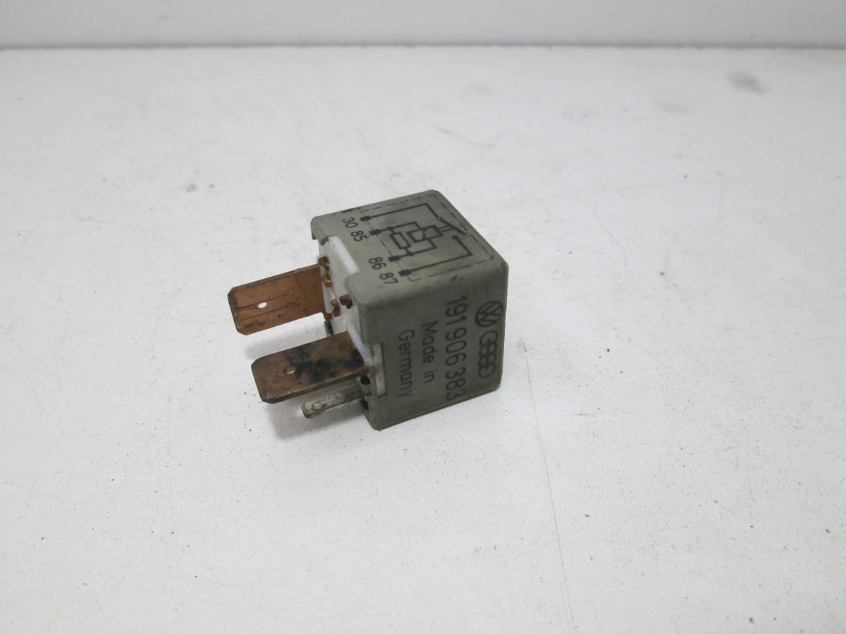 Volkswagen Audi relay 191906383 (USED) – Allums Imports