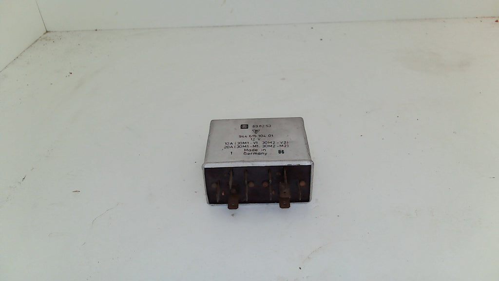 Porsche 944 968 Fan Relay 94461510401 (USED) – Allums Imports