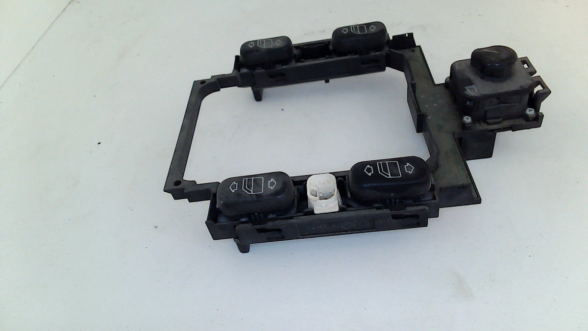 Mercedes W202 C220 C230 C280 94-00 Window Switch Center 2028208210 (US ...