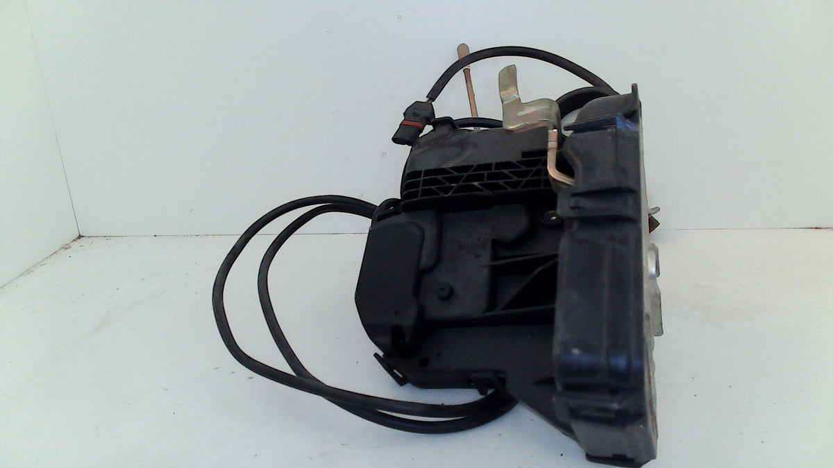 Mercedes W211 E320 E350 E500 03-06 Left Front Door Latch 2117200335 (U ...