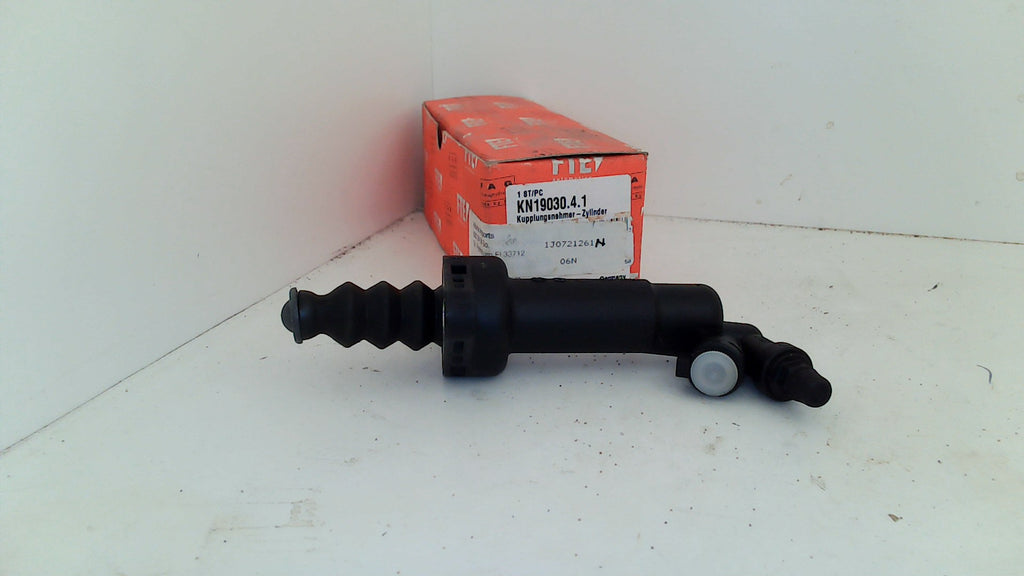 Audi 78-94 Clutch Master Cylinder FTE 4A0721401 (NEW) – Allums Imports